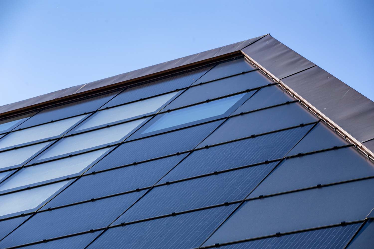 Häufig gestellte Fragen zu gebäudeintegrierter Photovoltaik (BIPV) 💡